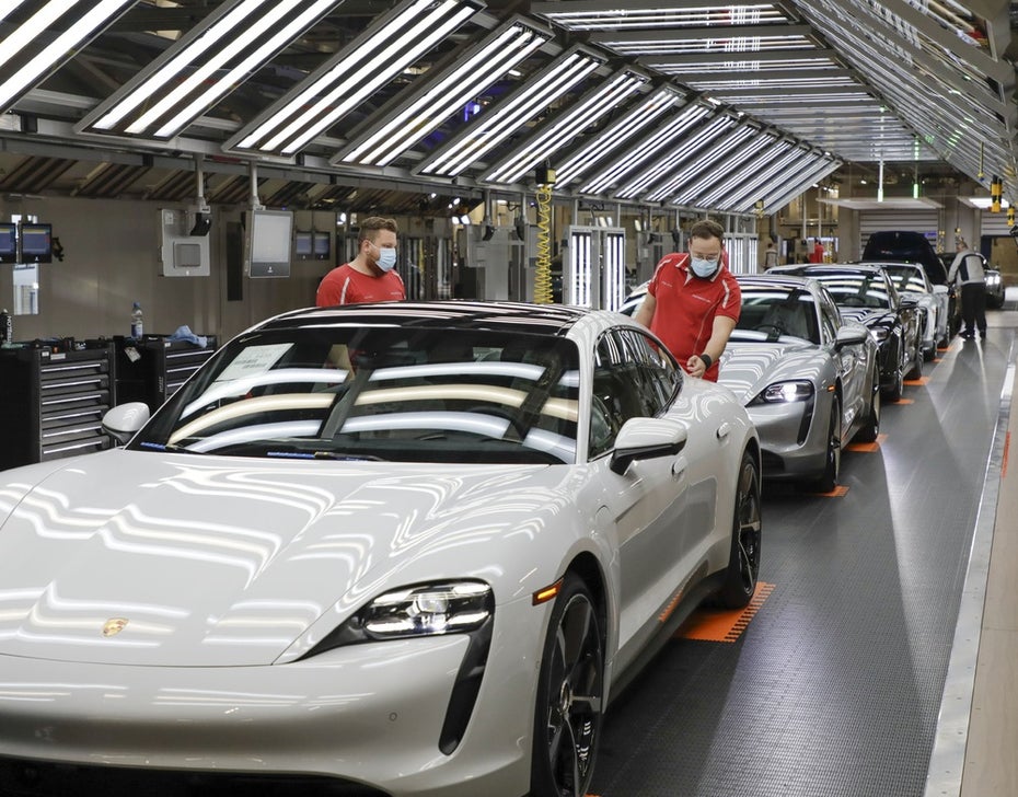 Porsche: Warum der Wechsel zwischen E‑Auto und Verbrenner den Gewinn ...