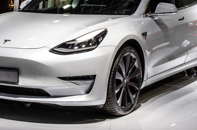 Erstes Foto vom Redesign des Tesla Model 3 geleakt? | t3n
