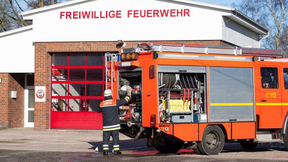 E-Autos stellen Feuerwehren vor neue Herausforderungen | t3n