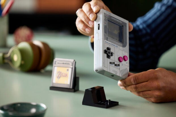 Zurück in die 90er: Lego bringt einen detailgetreuen Nintendo Game Boy ...