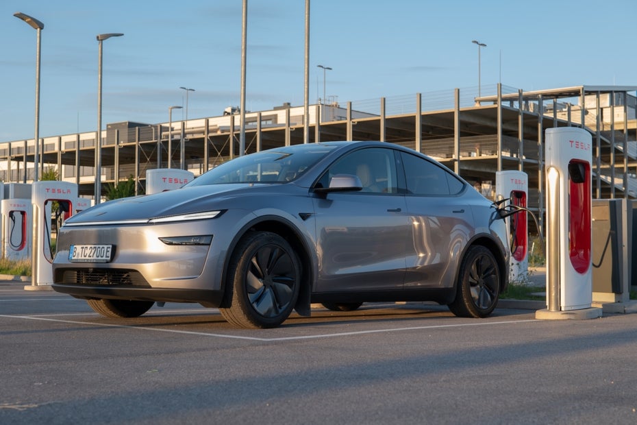Tesla Model Y Facelift im Test: Wo die Konkurrenz das Musk-Unternehmen ...